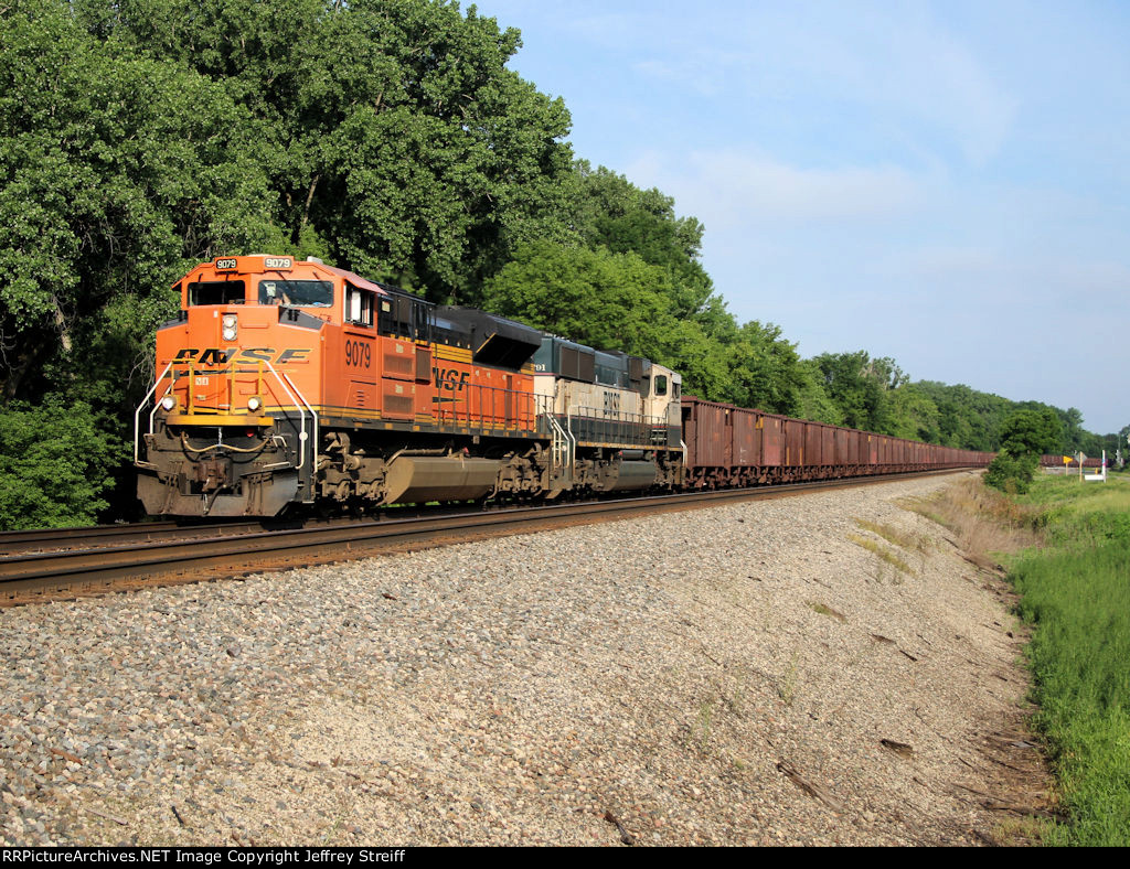 BNSF 9079